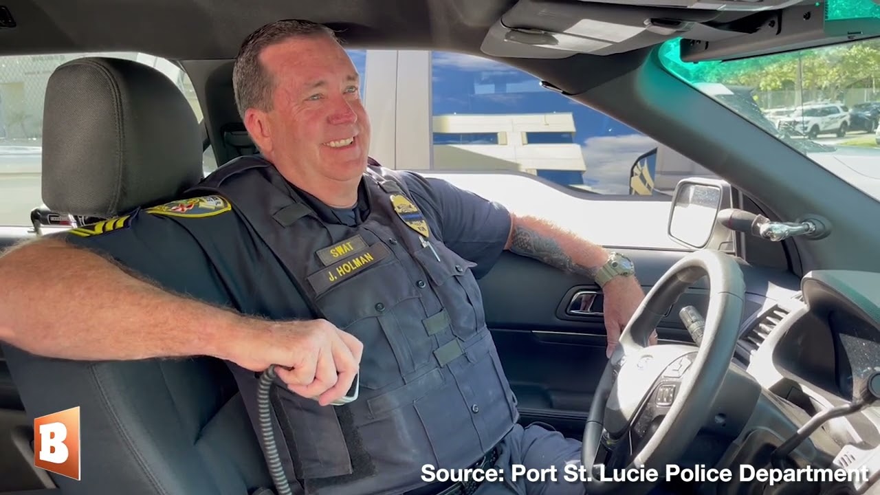 FL Police Detective Gets Emotional During Final Sign-Off After 30 Years ...